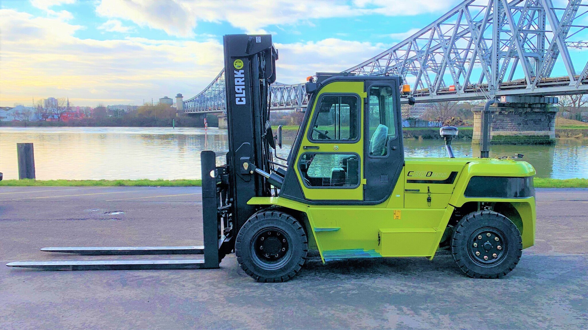 Chariot élévateur diesel Clark C80D à vendre sur Loutz