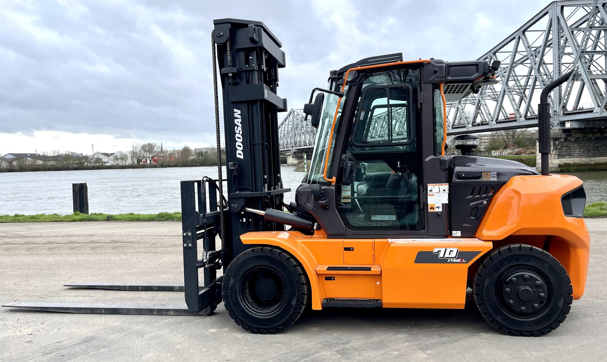 Chariot élévateur diesel Doosan D70S-9 à vendre sur Loutz