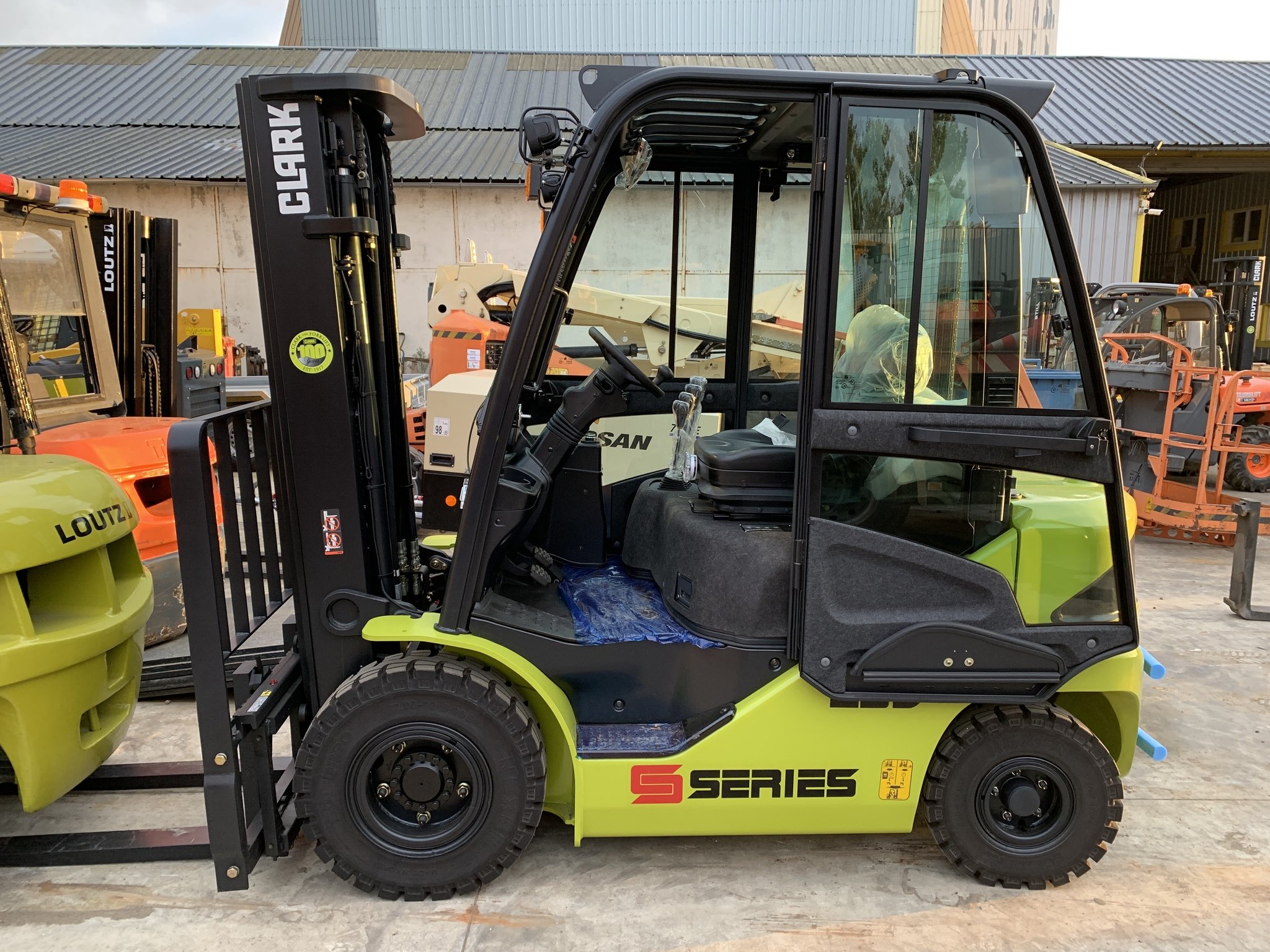 Chariot élévateur diesel Clark S25D à vendre sur Loutz